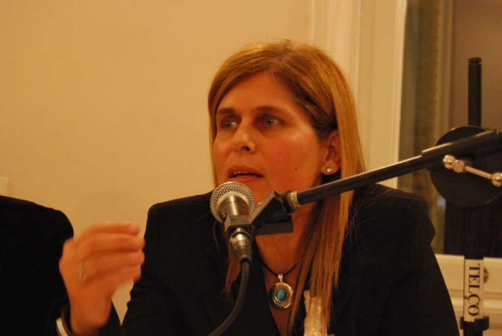 Εικαστική έκθεση της Ελένης Πολυχρονάτου στο θέατρο «Olvio»