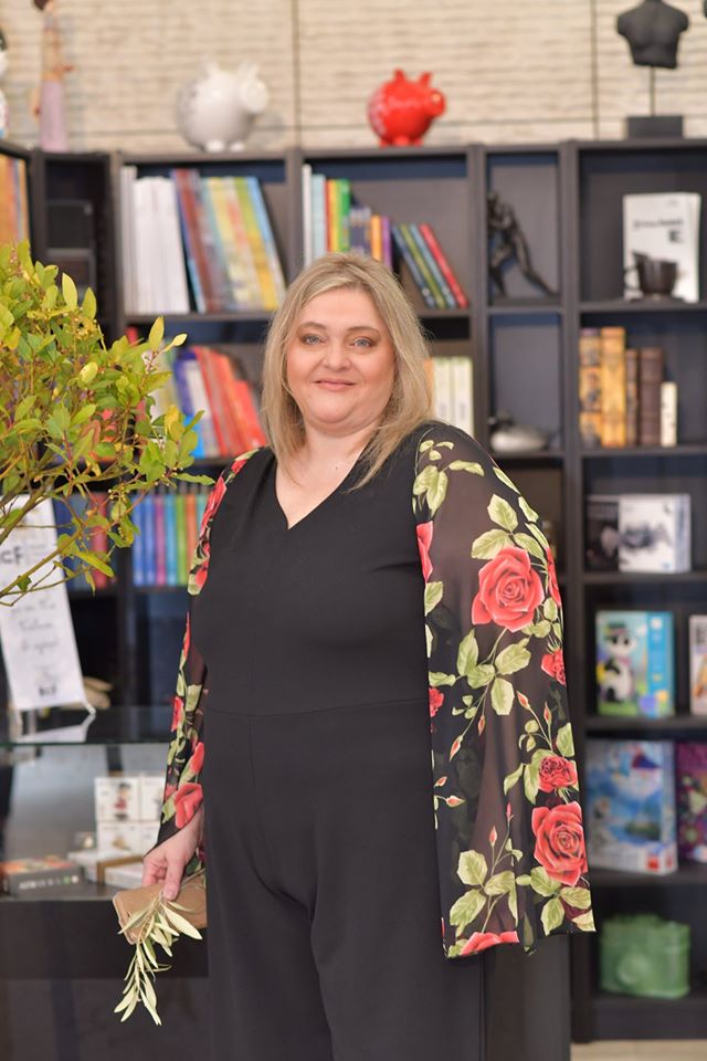 Σοφία Στάμου : Η Πρέσβειρα της Ελλάδας, που εντυπωσιάζει, ενθαρρύνει ...