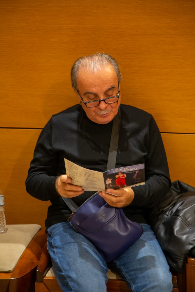 Πλήθος καλεσμένων στην πρεμιέρα "Πάρτυ Γενεθλίων" με την Σαλίνα Γαβαλά ...